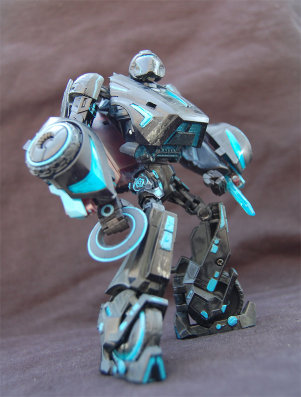 Transformers: BumbleBee goes Tron